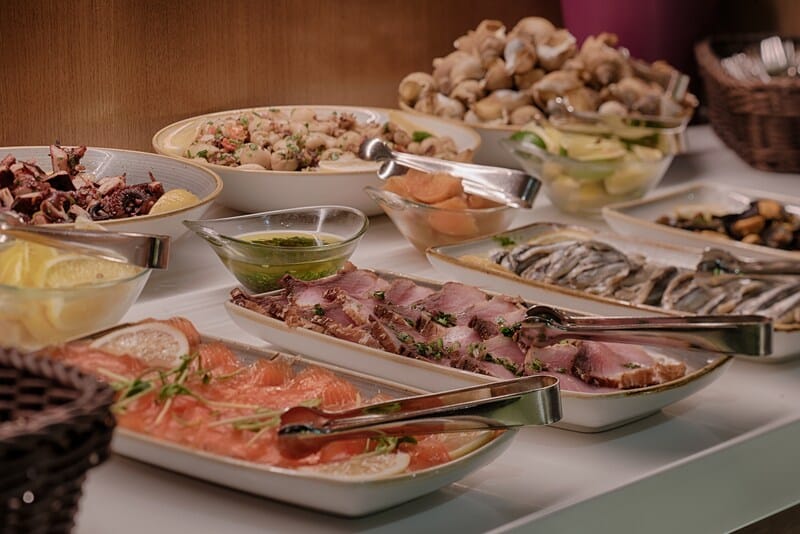 Buffet dinner and cocktail with 10% discount - NH Lyon Airport - GHA ...