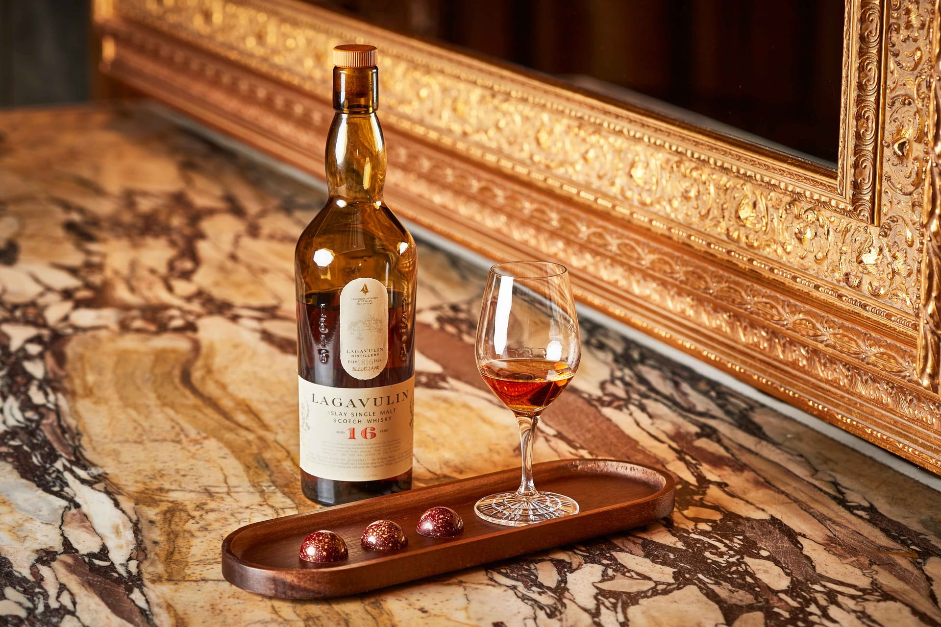 Guided Praline and Whiskey Pairing Experience - Hotel Vier Jahreszeiten ...